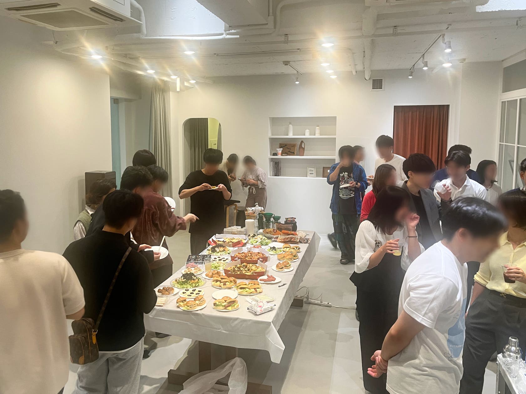 渋谷,表参道8分⭐️115㎡／天井高3.6m／スタッフ常駐／50名OK👌🎄ｸﾘｽﾏｽ＆忘年会🍷セミナー・展示・交流に❗️の写真4