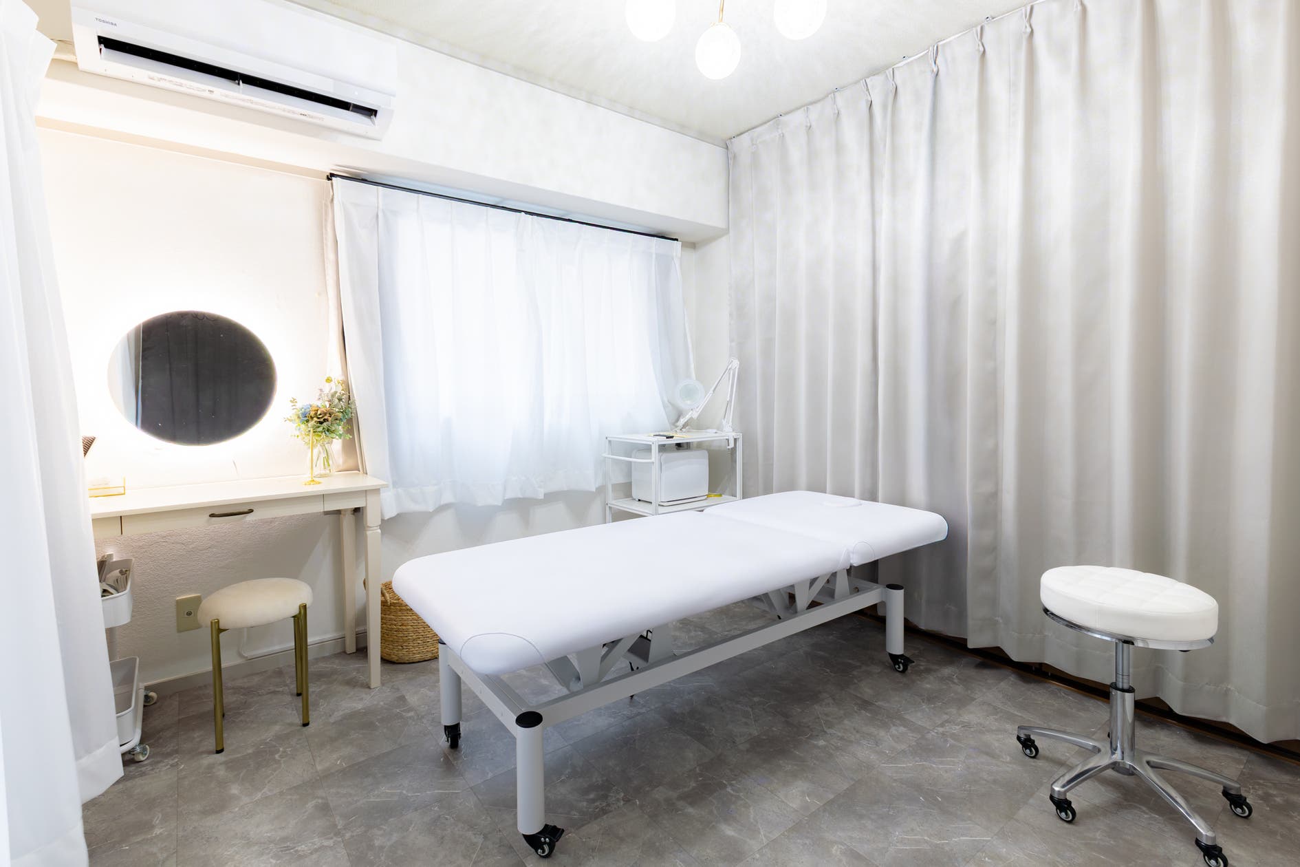 《OPENセール🎉》【四ツ橋徒歩2分】完全個室レンタルサロン✨電動昇降ベッド｜エステ・整体・ネイル｜備品充実｜調光ライトの写真4