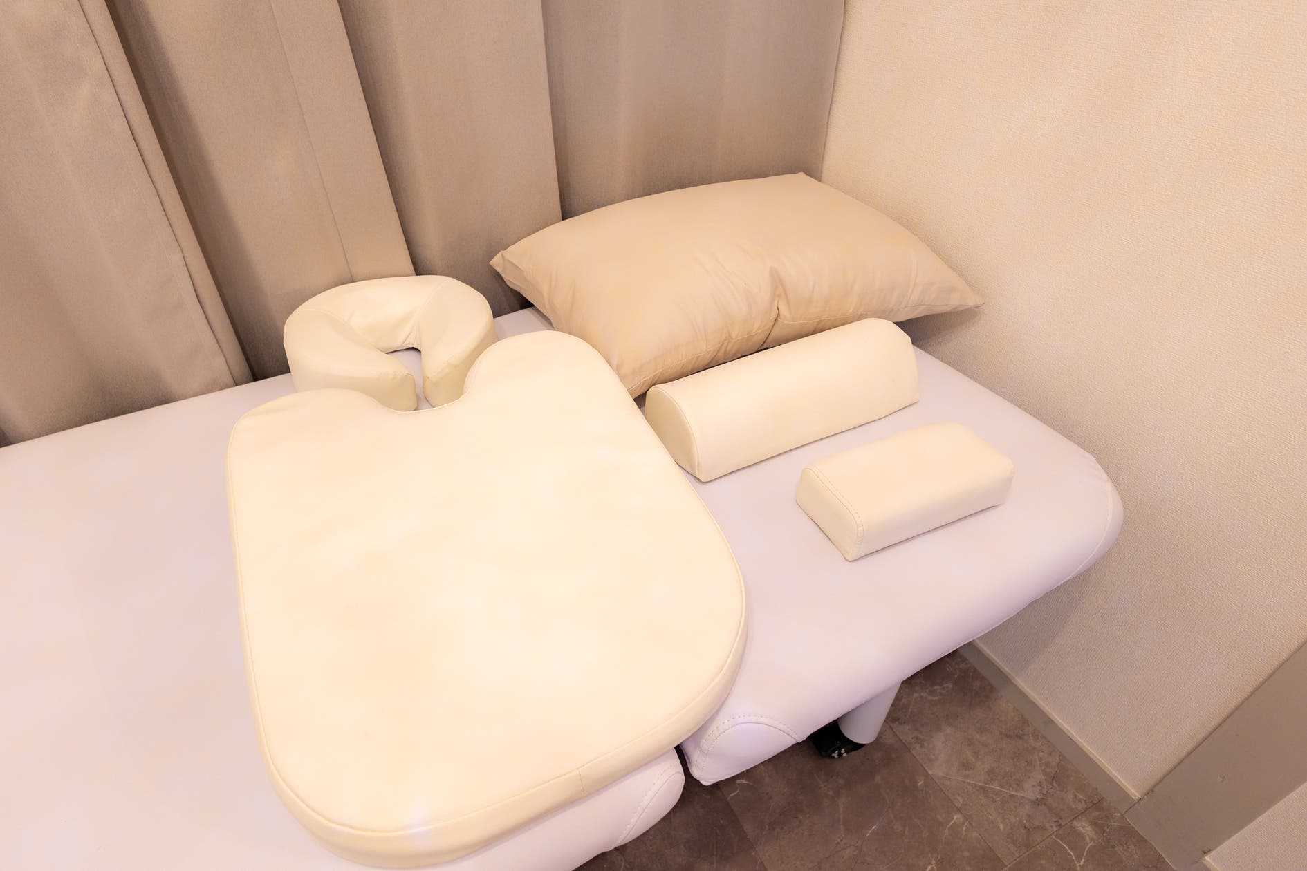 《OPENセール🎉》【四ツ橋徒歩2分】完全個室レンタルサロン✨電動昇降ベッド｜エステ・整体・ネイル｜備品充実｜調光ライトの写真5