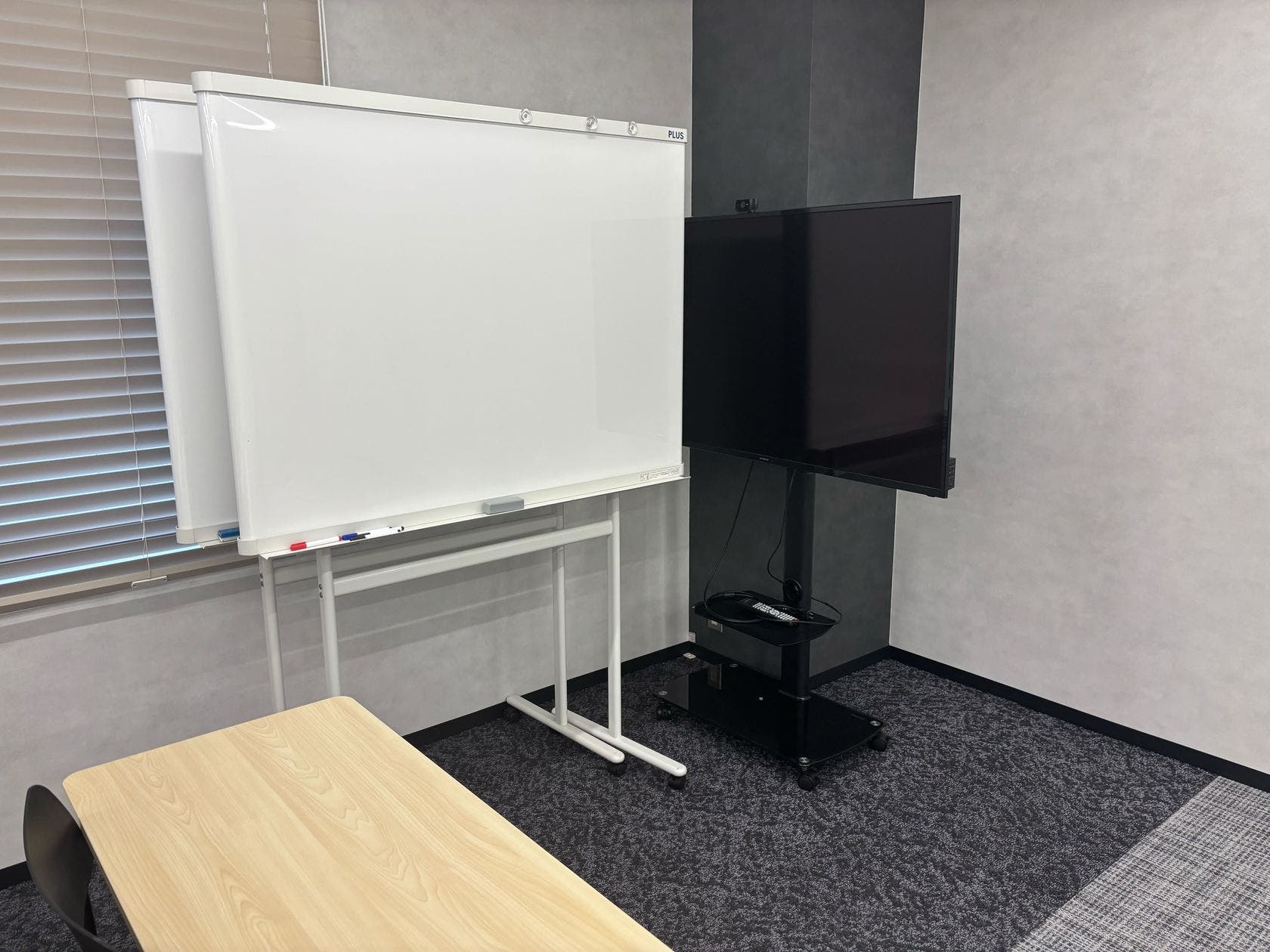 新宿3丁目駅C4出口直上の貸会議室オープン記念特価4,400円の写真4