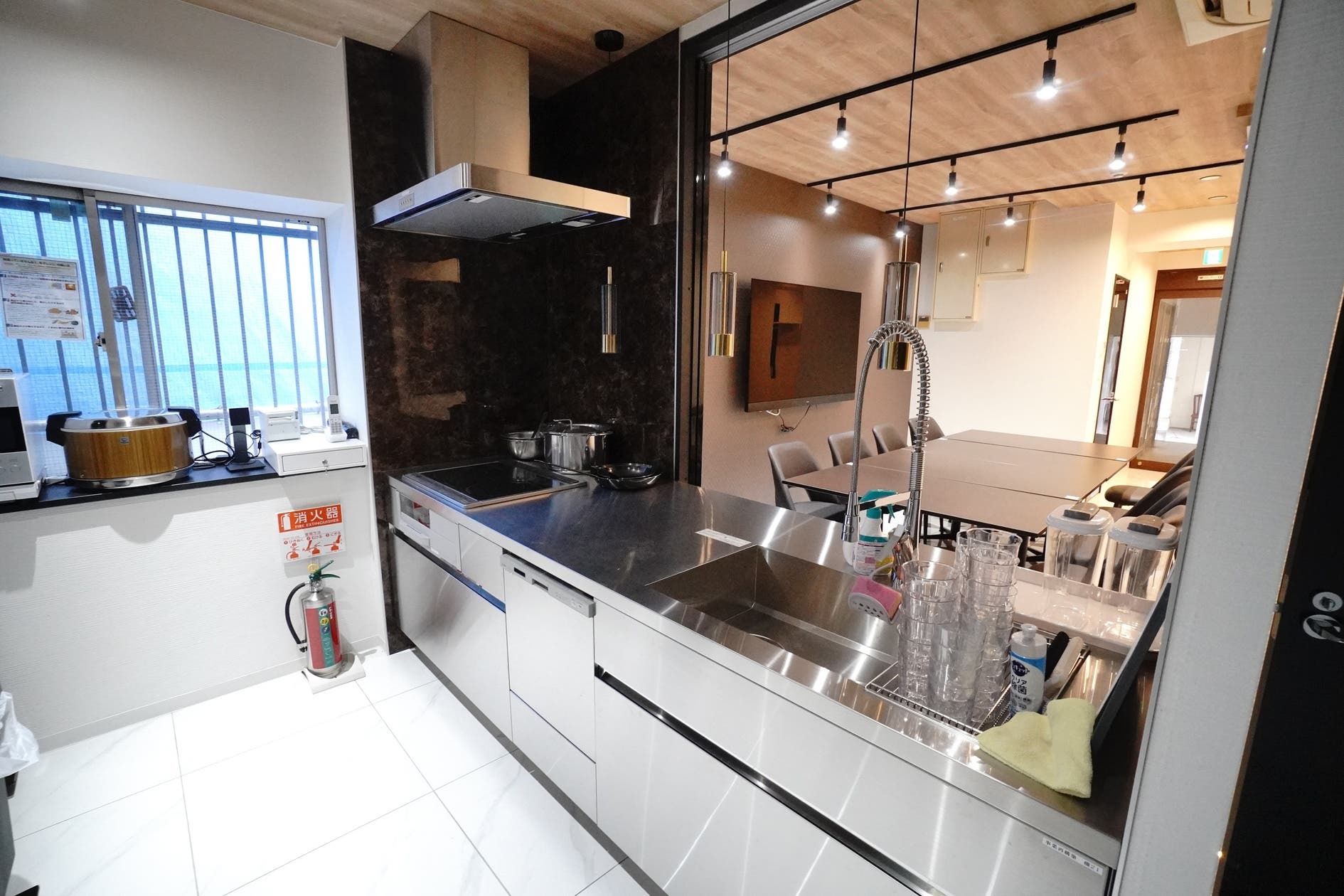 ＜TCL三越前A＞新日本橋駅・三越前駅徒歩2分🚃光回線Wi-Fi📶大型テレビ📺キッチン🍳パーティー/会議/撮影の写真3