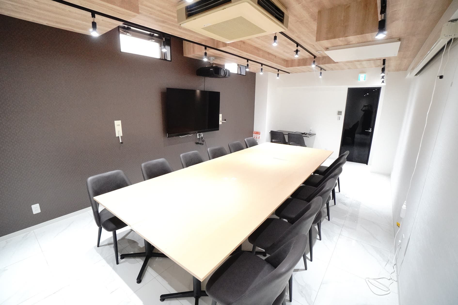 ＜TCL三越前B＞新日本橋駅・三越前駅徒歩2分🚃光回線Wi-Fi📶プロジェクター🎥会議/鑑賞会/パーティー/推し活/撮影の写真2