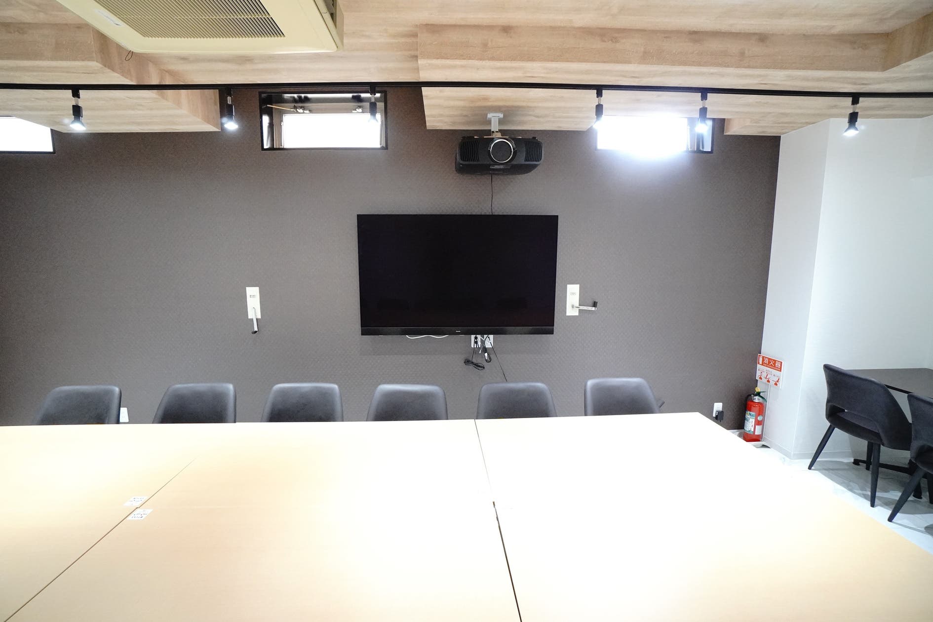 ＜TCL三越前B＞新日本橋駅・三越前駅徒歩2分🚃光回線Wi-Fi📶プロジェクター🎥会議/鑑賞会/パーティー/推し活/撮影の写真5