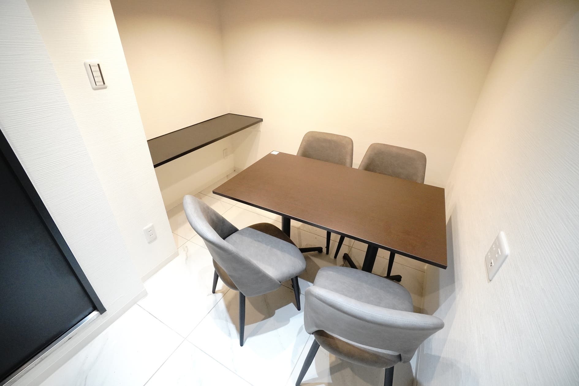 ＜TCL三越前C＞新日本橋駅・三越前駅徒歩2分🚃光回線Wi-Fi📶電源🔌会議/商談/控え室/作業/テレワーク/Web面接の写真6