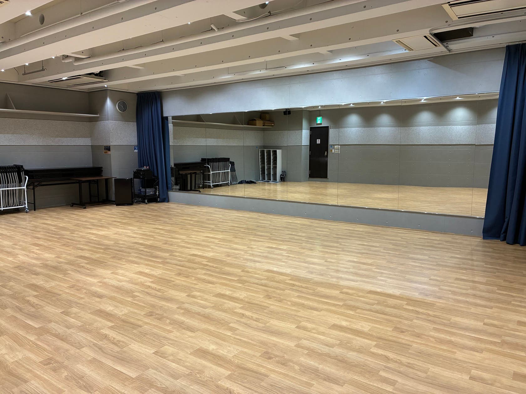 【大人気!!】鏡・音響機材完備／ダンス・演劇に最適／稽古場の写真1