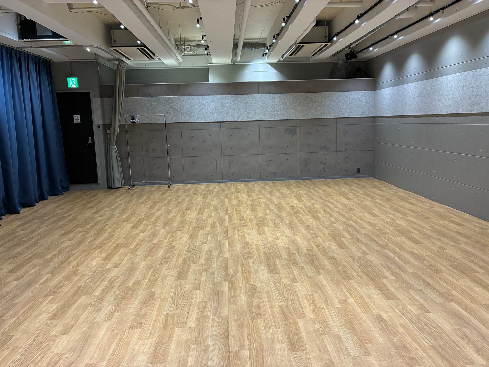 【大人気!!】鏡・音響機材完備／ダンス・演劇に最適／稽古場の写真2