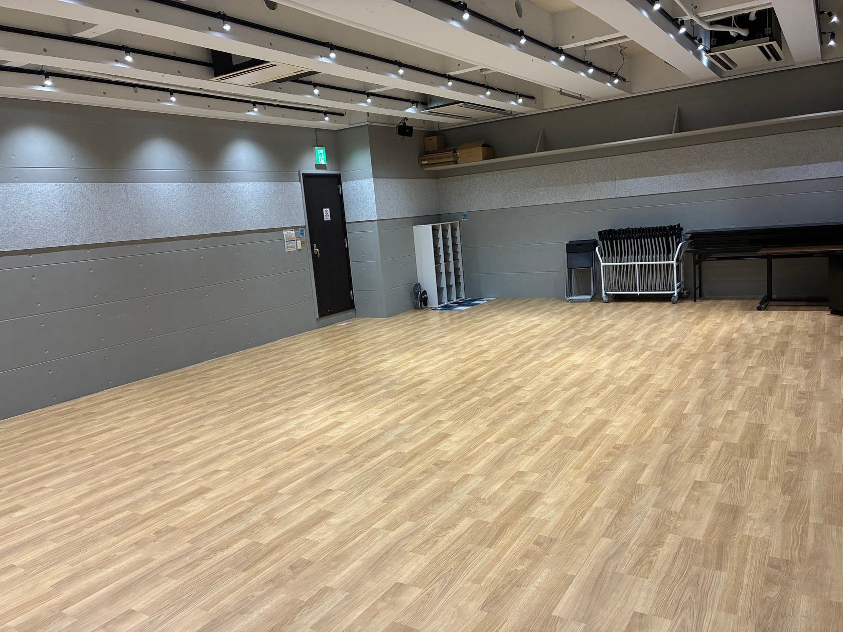 【大人気!!】鏡・音響機材完備／ダンス・演劇に最適／稽古場の写真3