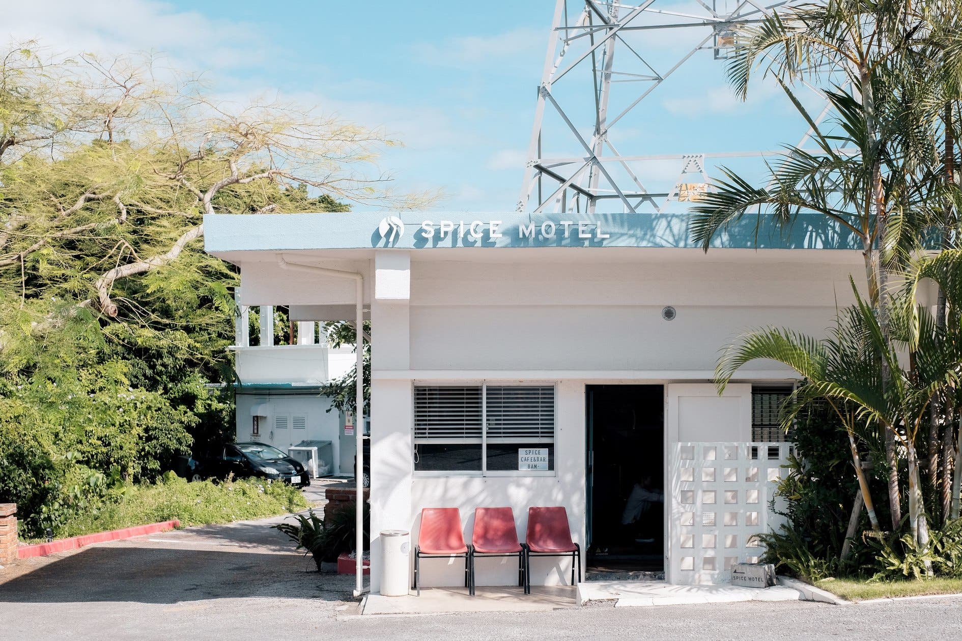 70年代レトロフューチャーならブラックルーム｜無料駐車場完備｜沖縄北中城ICすぐ｜最大7時間！何時間使っても一律料金の写真7