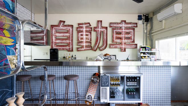 70年代レトロフューチャーならブラックルーム|無料駐車場完備|沖縄北中城ICすぐ|最大7時間!何時間使っても一律料金の写真8