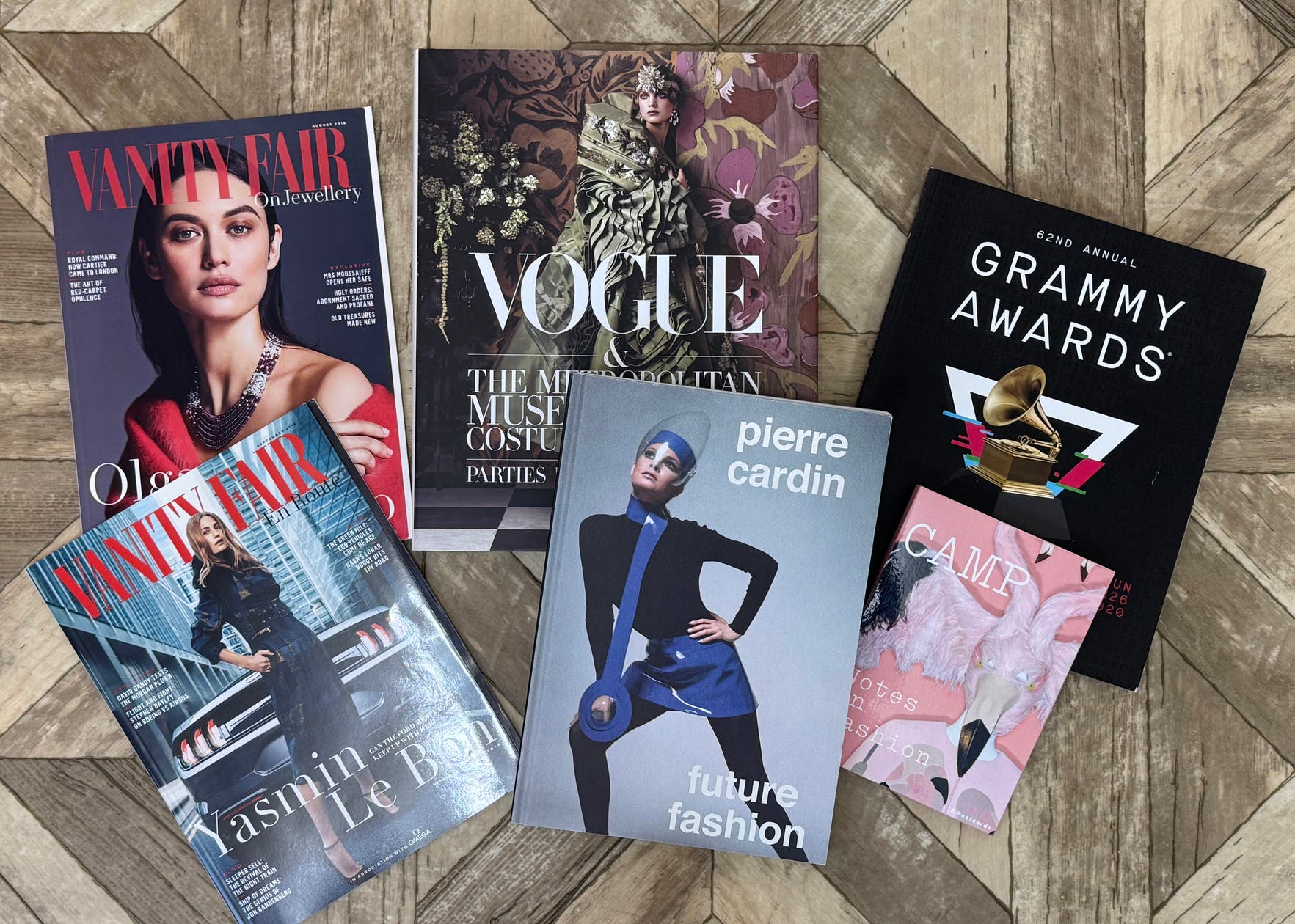 【渋谷・三軒茶屋エリア】駅チカ・自然光たっぷり白壁×バラ背景撮影スタジオ｜ポートレート・ファッション・商品・SNS撮影の写真14