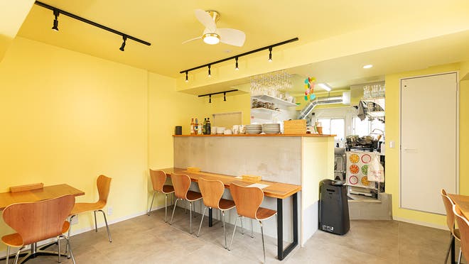 駅徒歩0分!上町駅目の前の明るくおしゃれなレンタルスペースの写真1