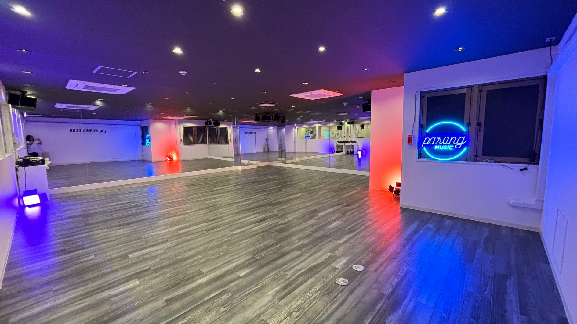 新宿御苑駅3分広々多目的スタジオ　ダンス、撮影、イベント、展示会。の写真1