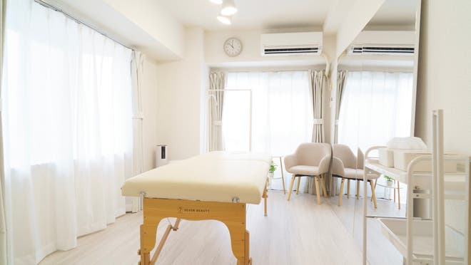 【年末年始20%OFF‼️ 12.29-1.4】西荻窪駅2分✨全備品無料✨上質空間✨白基調の明るい完全個室✨壁一面ミラー✨の写真5