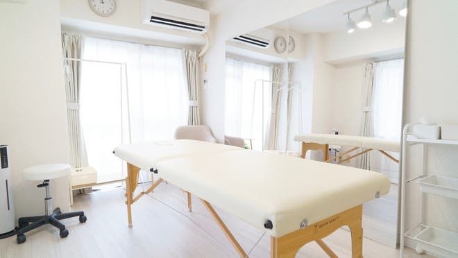 【年末年始20%OFF‼️ 12.29-1.4】西荻窪駅2分✨全備品無料✨上質空間✨白基調の明るい完全個室✨壁一面ミラー✨の写真1