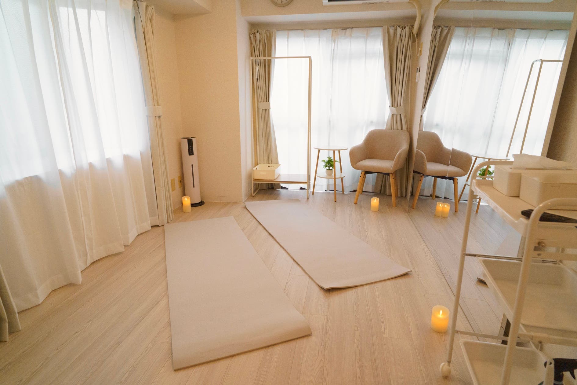 【年末年始20%OFF‼️ 12.29-1.4】西荻窪駅２分✨全備品無料✨上質空間✨白基調の明るい完全個室✨壁一面ミラー✨の写真4