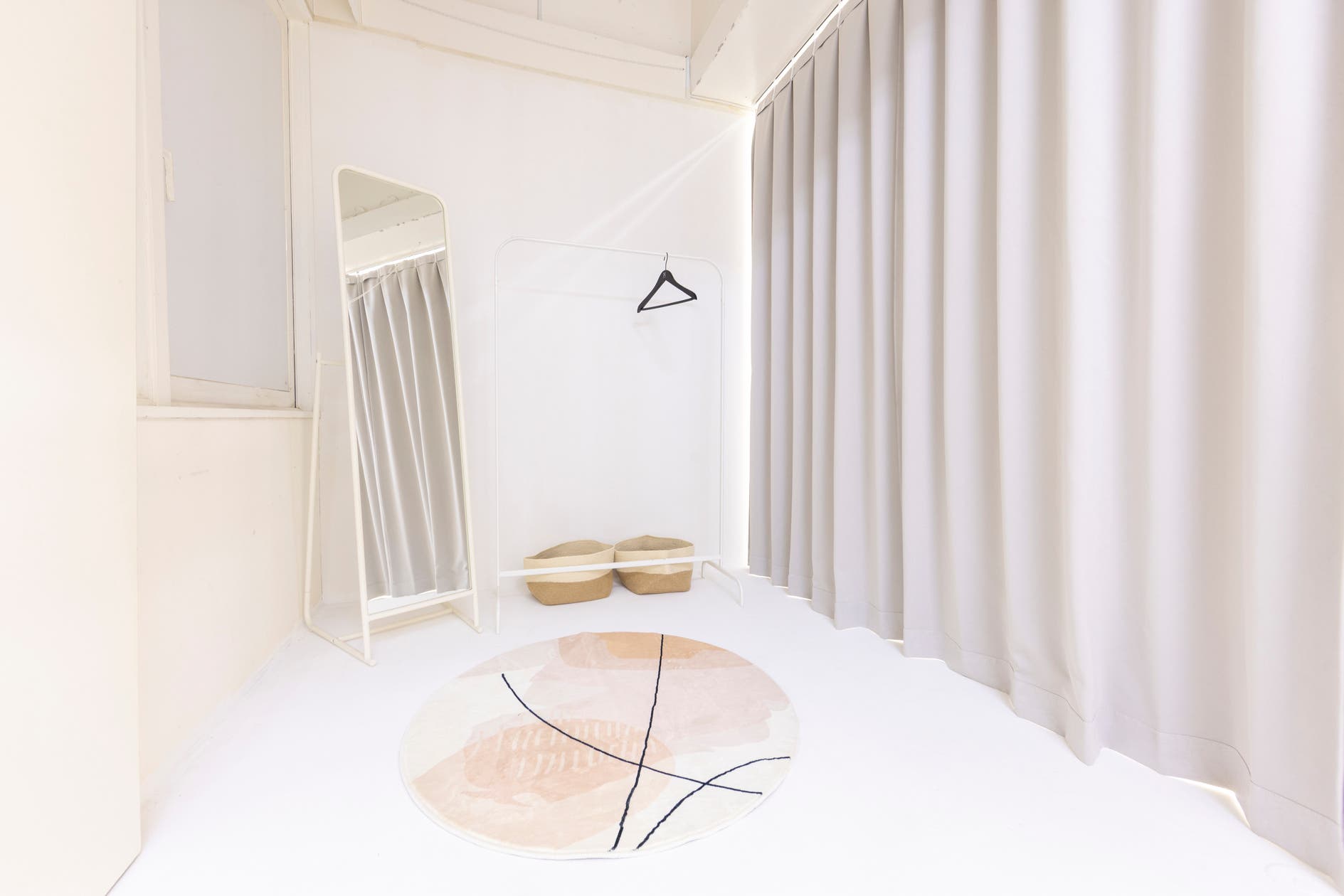 【大楠の日赤通り沿いにオープン！】使い易い白いスタジオの写真3