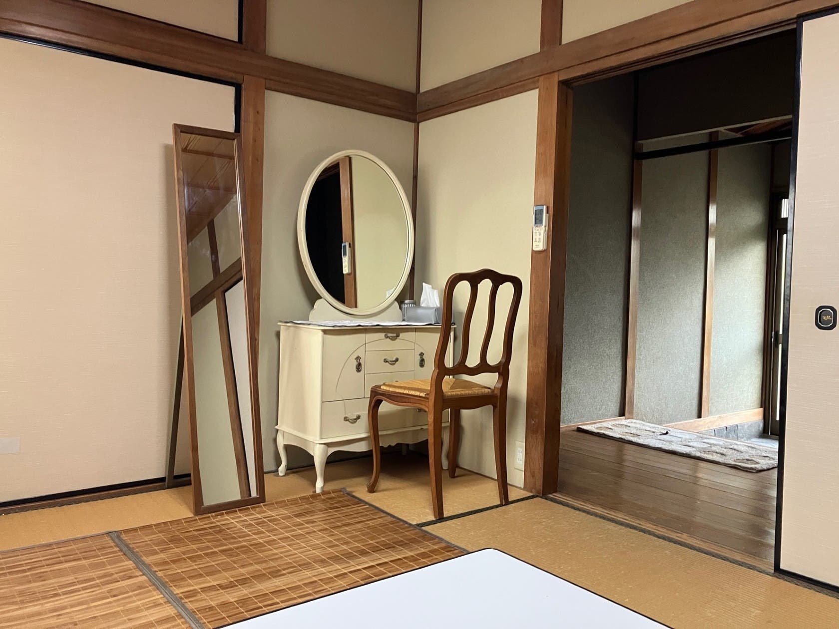 ※プラン見直しました※　築60年一軒家貸切、自然光が降り注ぐ和庭園、清潔、駐車スペース5台の写真13