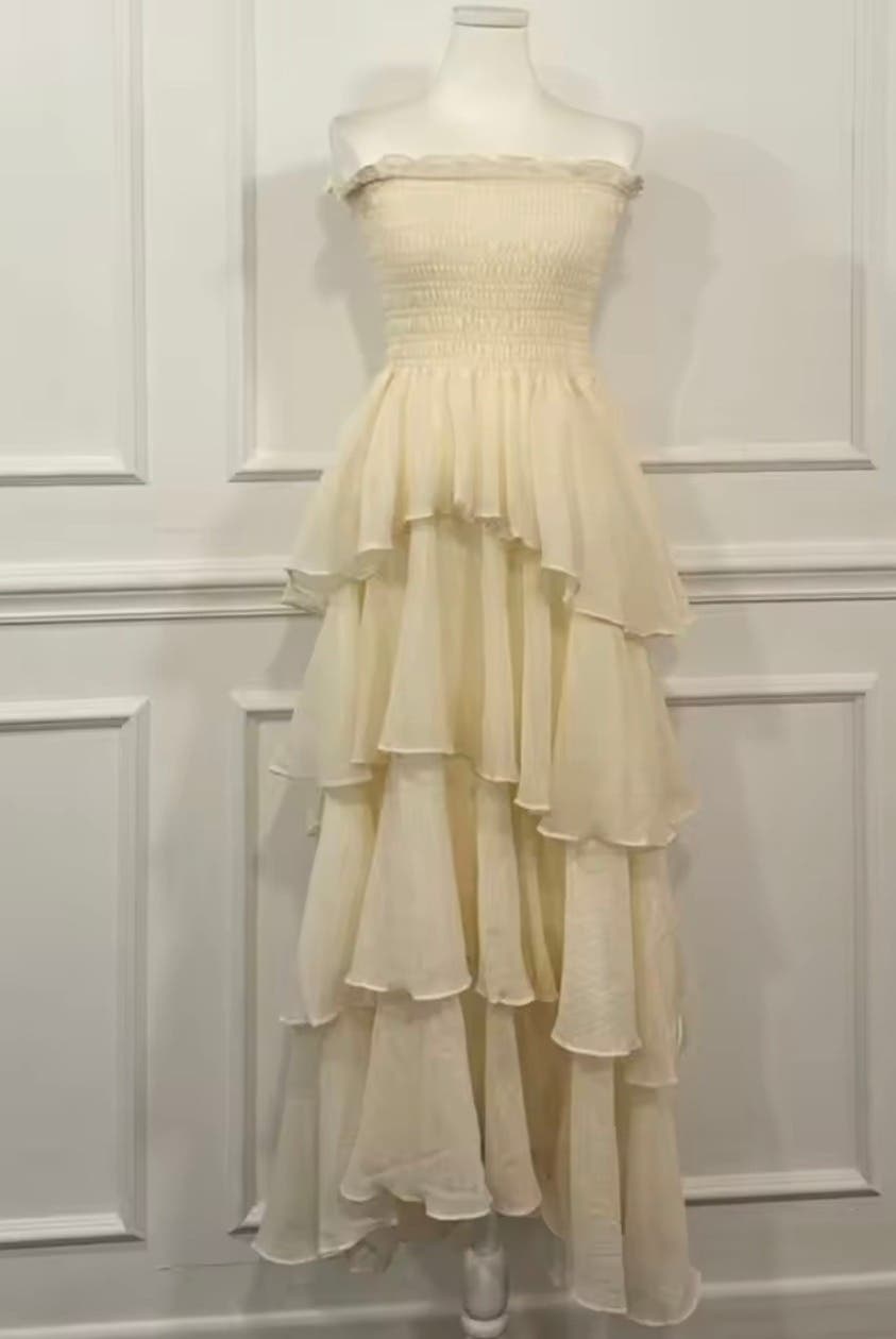 【渋谷・三軒茶屋エリア】駅チカ・自然光たっぷり白壁×バラ背景撮影スタジオ｜ポートレート・ファッション・商品・SNS撮影の写真19