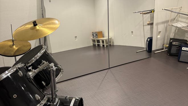 防音スタジオ(八戸)|全身鏡あり・駐車場1台無料・飲食可|ダンスや音楽練習に最適の写真3