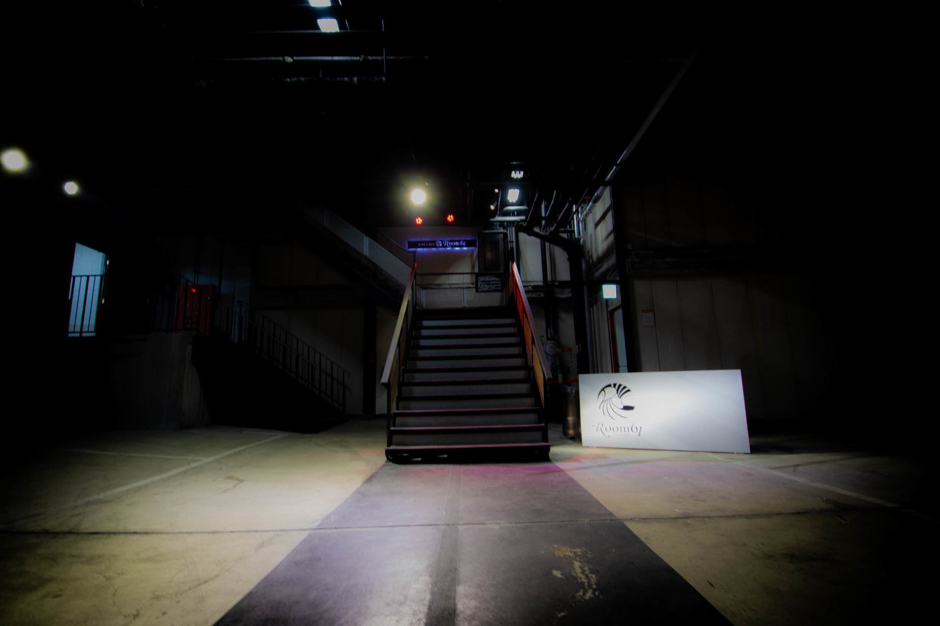 スタンディング300名 延べ面積300㎡以上の多目的スペース ライブハウスの写真3