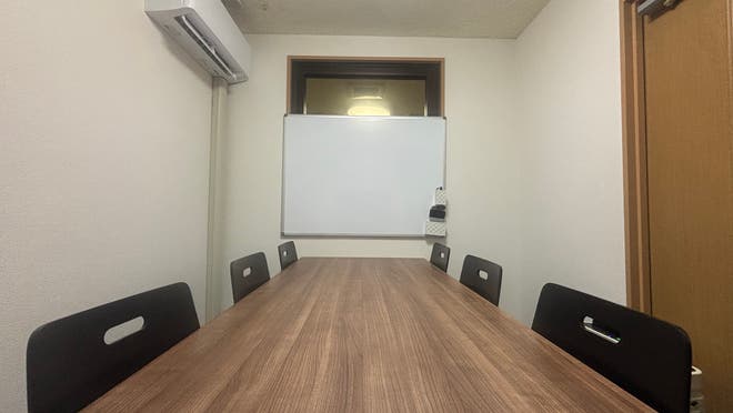 【京都駅3分】オプション全て無料⚠️WiFi•モニター•ホワイトボード•各種充電機 •各種変換ケーブル•文房具有の写真5