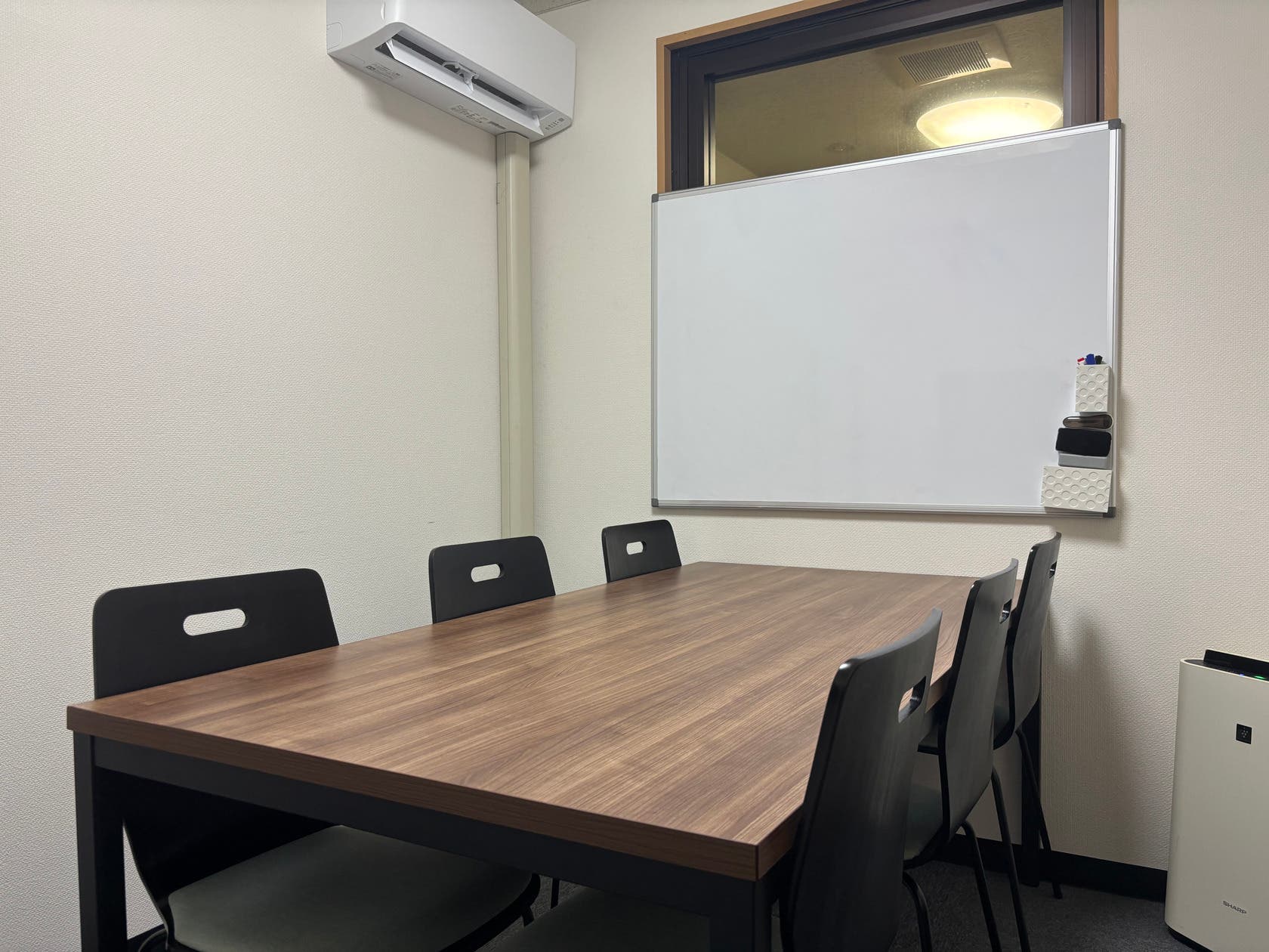 【京都駅3分】オプション全て無料⚠️WiFi•モニター•ホワイトボード•各種充電機 •各種変換ケーブル•文房具有の写真8