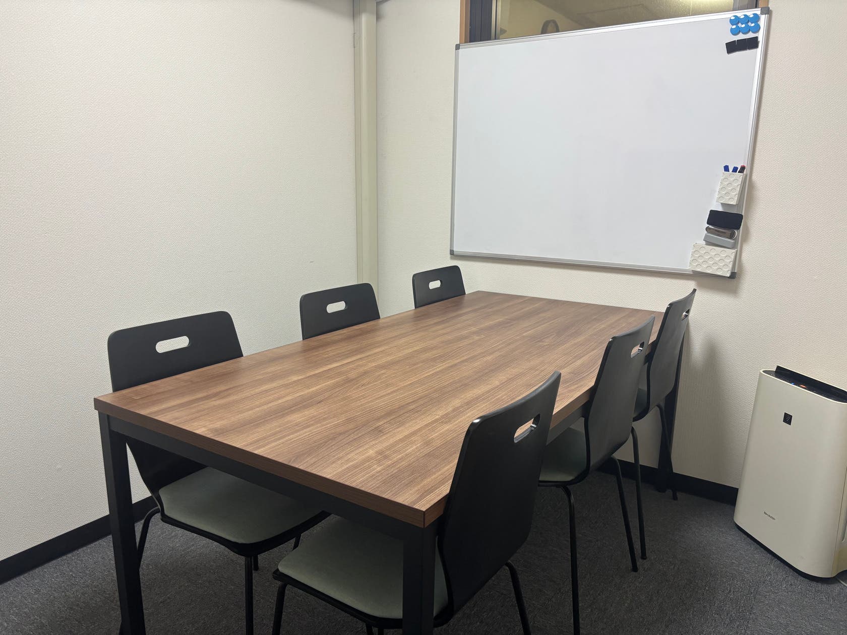【京都駅3分】オプション全て無料⚠️WiFi•モニター•ホワイトボード•各種充電機 •各種変換ケーブル•文房具有の写真12