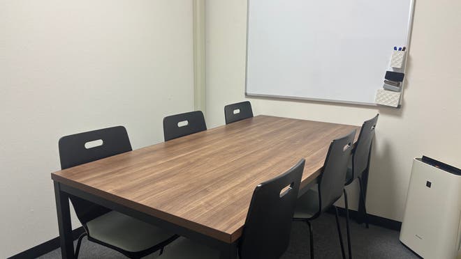 【京都駅3分】オプション全て無料⚠️WiFi•モニター•ホワイトボード•各種充電機 •各種変換ケーブル•文房具有の写真12