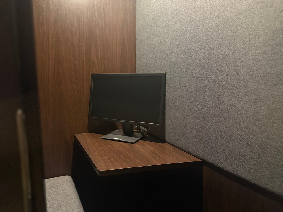 【1名個室ブースBooth.B】五反田駅徒歩3分/受付スタッフ常駐で安心サポート◎/電源Wi-Fiフリードリンク完備/Web会議の写真9