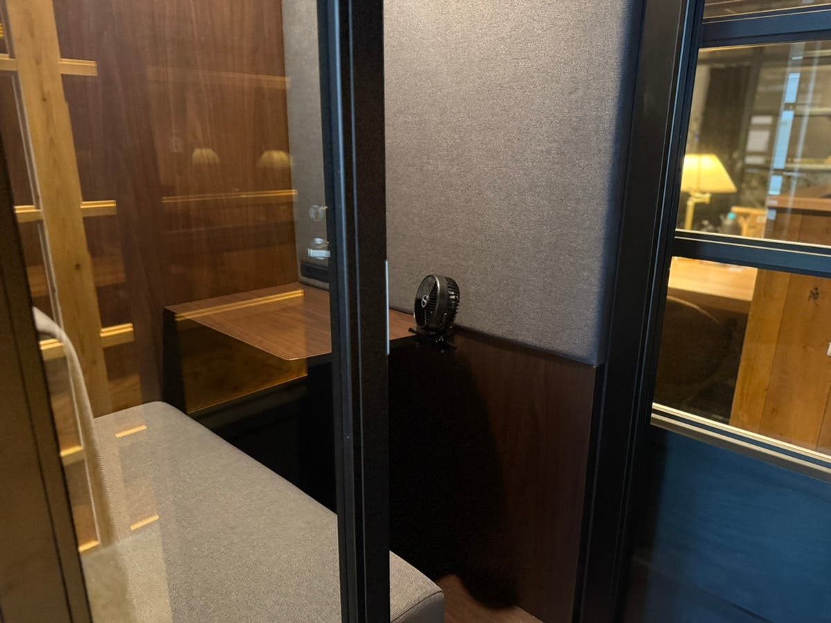 【1名個室ブースBooth.B】五反田駅徒歩3分/受付スタッフ常駐で安心サポート◎/電源Wi-Fiフリードリンク完備/Web会議の写真11