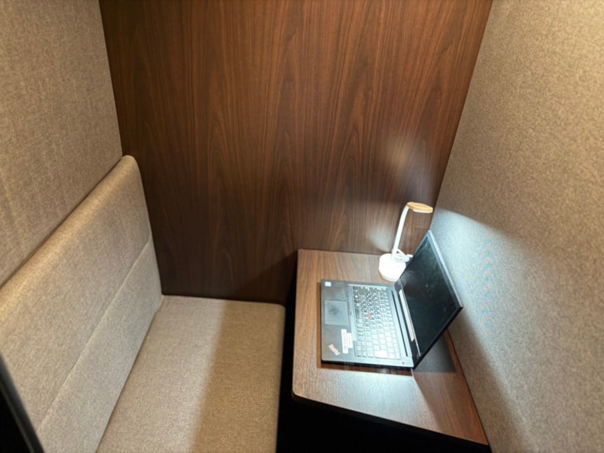 【1名個室ブースBooth.B】五反田駅徒歩3分/受付スタッフ常駐で安心サポート◎/電源Wi-Fiフリードリンク完備/Web会議の写真12