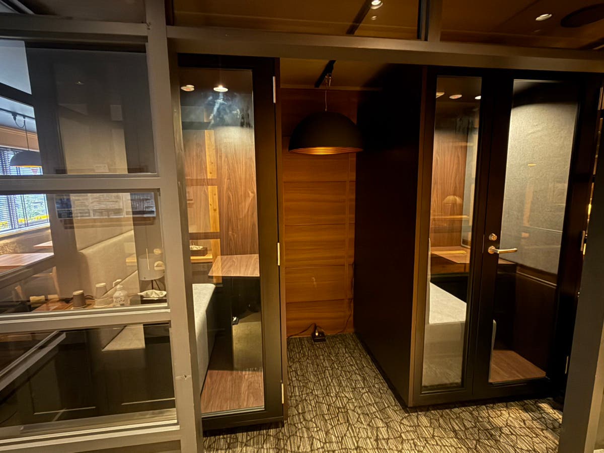 【1名個室ブースBooth.A】五反田駅徒歩3分/受付スタッフ常駐で安心サポート◎/電源Wi-Fiフリードリンク完備/Web会議の写真2