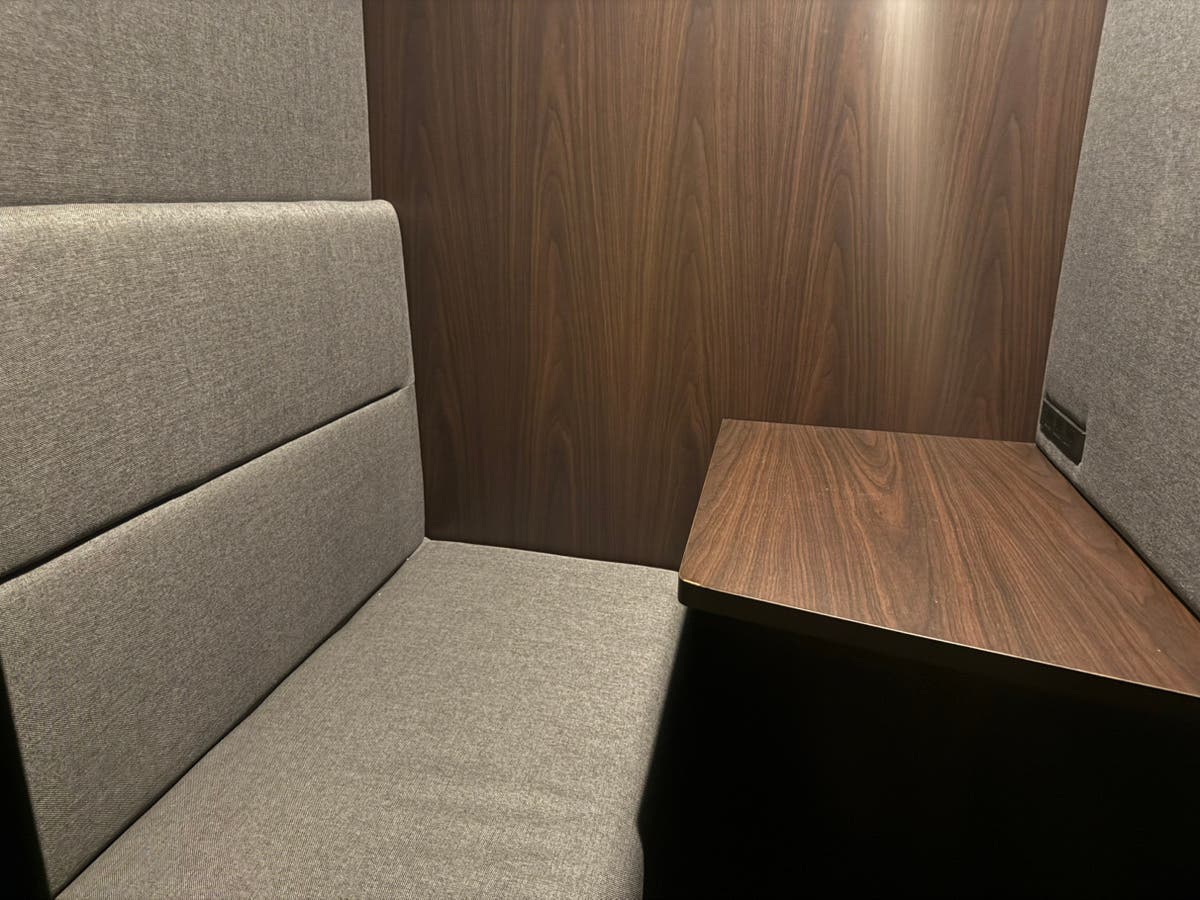 【1名個室ブースBooth.A】五反田駅徒歩3分/受付スタッフ常駐で安心サポート◎/電源Wi-Fiフリードリンク完備/Web会議の写真5