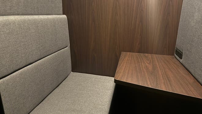 【1名個室ブースBooth.A】五反田駅徒歩3分/受付スタッフ常駐で安心サポート◎/電源Wi-Fiフリードリンク完備/Web会議の写真5