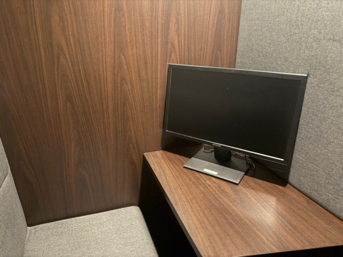 【1名個室ブースBooth.A】五反田駅徒歩3分/受付スタッフ常駐で安心サポート◎/電源Wi-Fiフリードリンク完備/Web会議の写真9