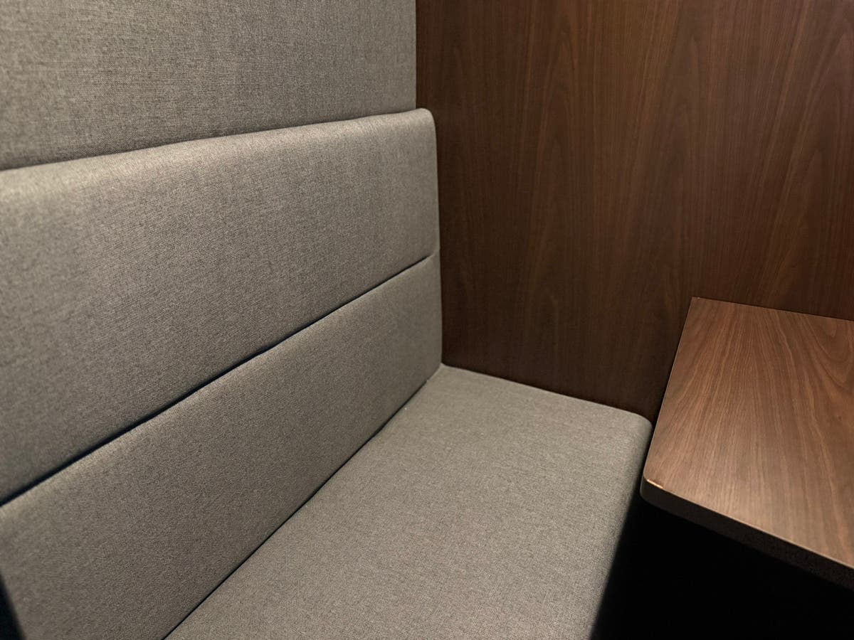 【1名個室ブースBooth.A】五反田駅徒歩3分/受付スタッフ常駐で安心サポート◎/電源Wi-Fiフリードリンク完備/Web会議の写真11