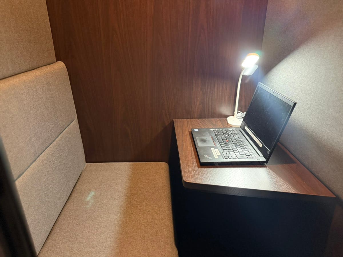 【1名個室ブースBooth.A】五反田駅徒歩3分/受付スタッフ常駐で安心サポート◎/電源Wi-Fiフリードリンク完備/Web会議の写真14