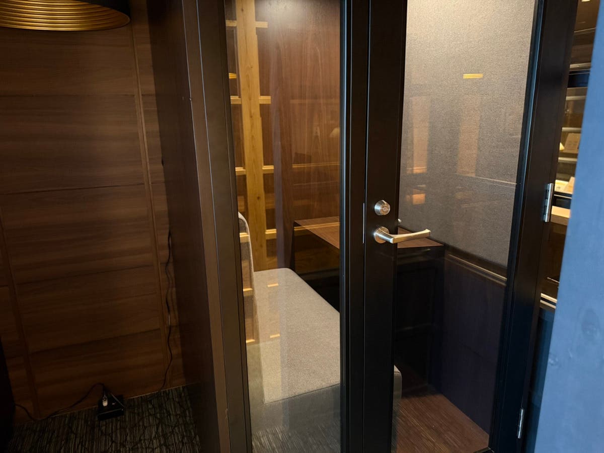 【1名個室ブースBooth.A】五反田駅徒歩3分/受付スタッフ常駐で安心サポート◎/電源Wi-Fiフリードリンク完備/Web会議の写真15