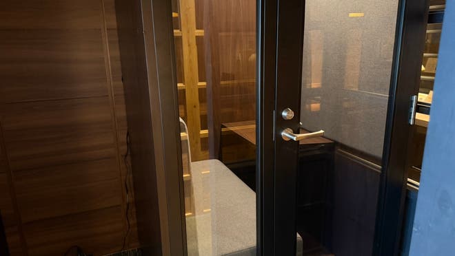 【1名個室ブースBooth.A】五反田駅徒歩3分/受付スタッフ常駐で安心サポート◎/電源Wi-Fiフリードリンク完備/Web会議の写真15