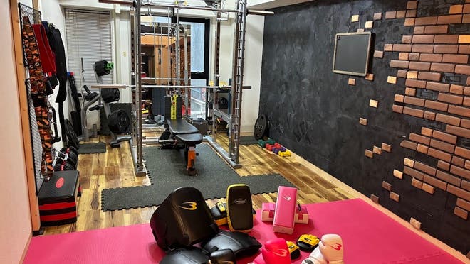【完全個室】プライベート空間で合トレやパーソナルトレーニング♪格闘技の練習も可!の写真1