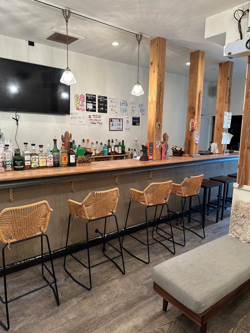 東急東横線「菊名駅」徒歩2分 BAR（通常営業として使用店舗）の写真1