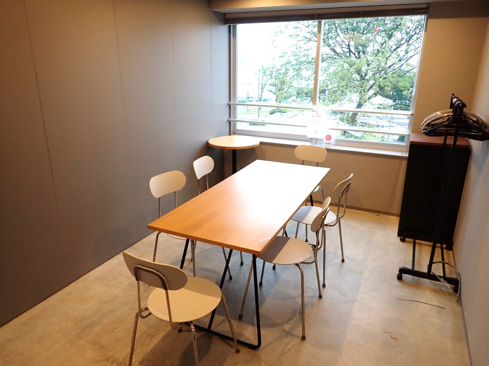 【勝どき・晴海エリア】眺望抜群の最大6名用会議室＜A Room＞の写真1