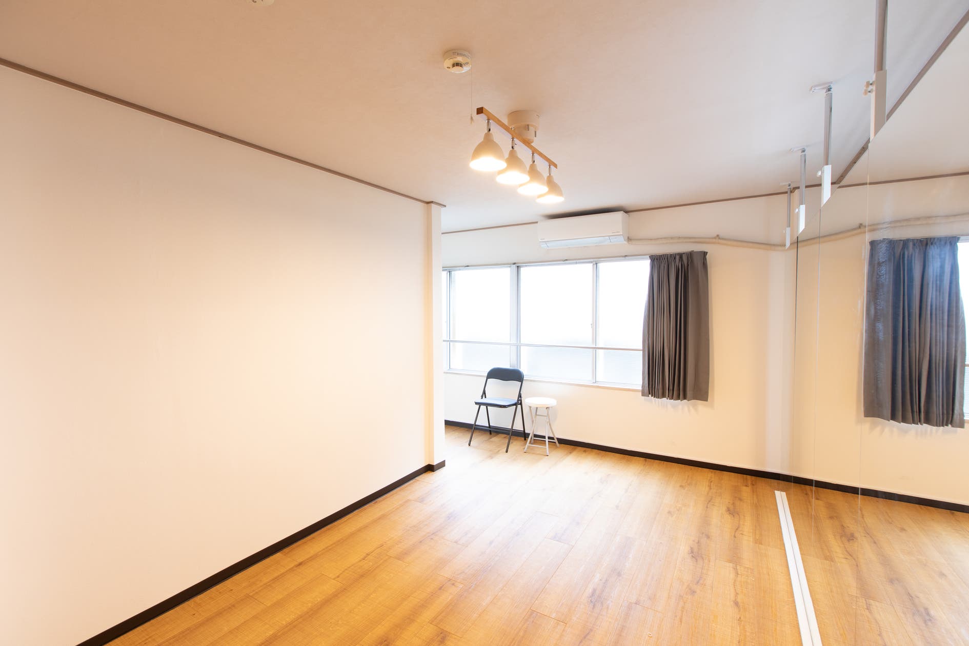 【オープン価格！12月限定 1900円 → 1500円】本八幡から徒歩30秒 ダンスができるレンタルスタジオ！当日予約も可能ですの写真3