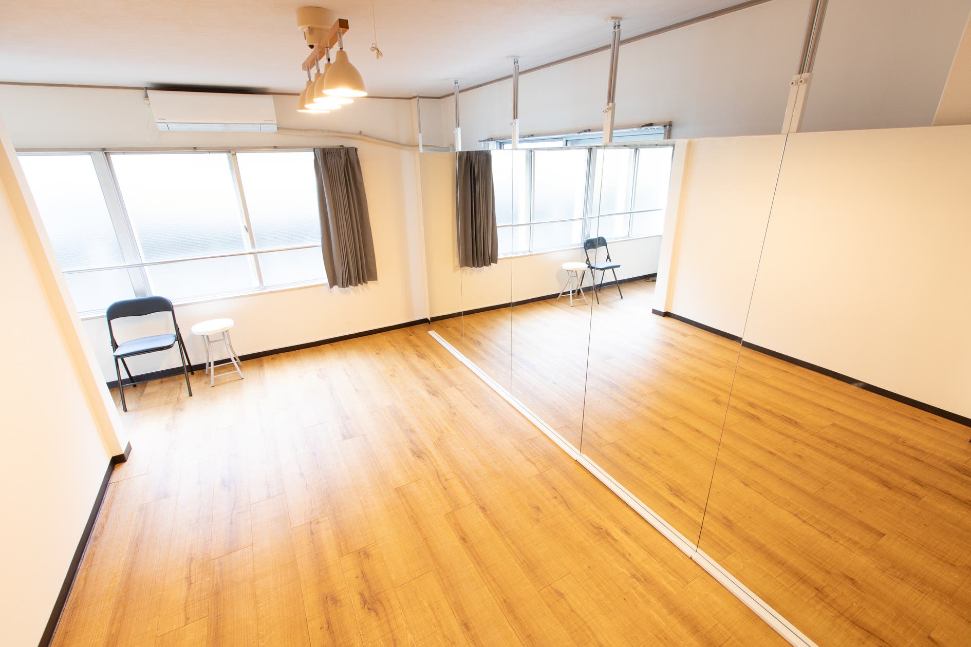 【オープン価格！12月限定 1900円 → 1500円】本八幡から徒歩30秒 ダンスができるレンタルスタジオ！当日予約も可能ですの写真2