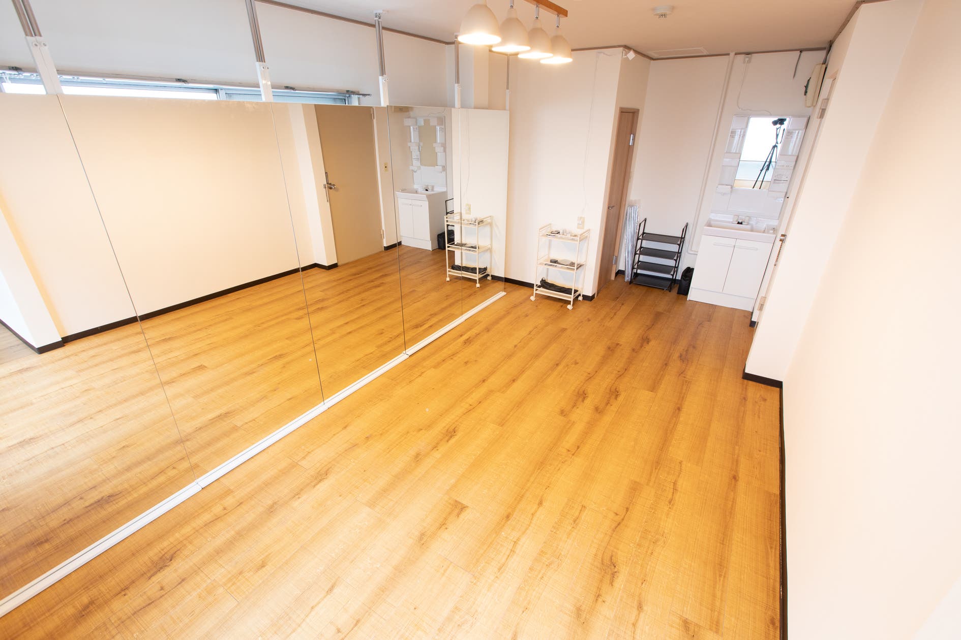 【オープン価格！12月限定 1900円 → 1500円】本八幡から徒歩30秒 ダンスができるレンタルスタジオ！当日予約も可能ですの写真5