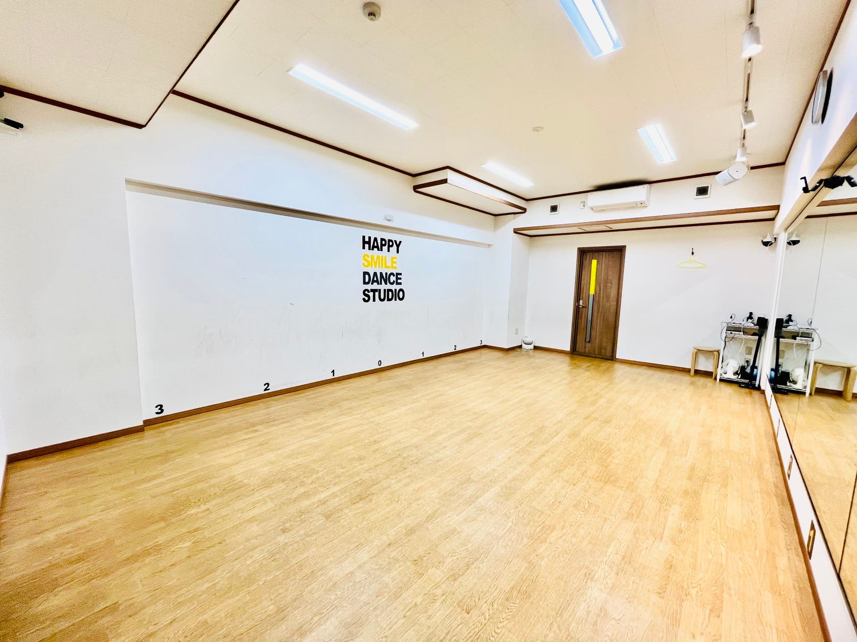 【オープン記念1時間５5０円】レビュー大募集✨完全防音、東浦和から徒歩15分、wifi有、大きな鏡有、ダンス•ヨガ等に最適の写真1