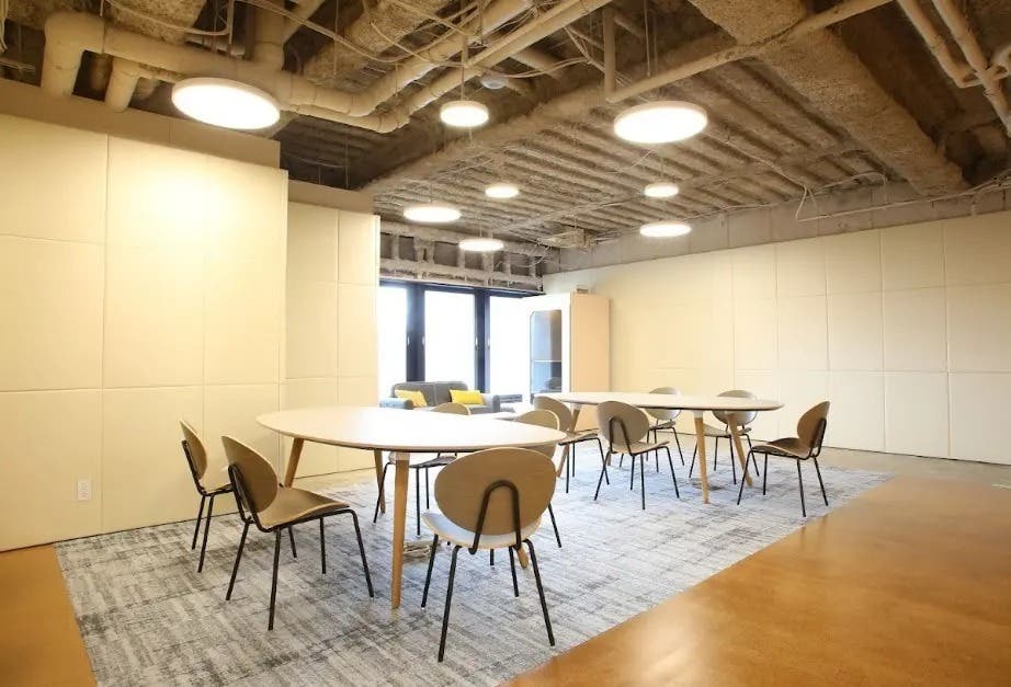 【assemble長岡 コワーキングスペース②】長岡駅徒歩６分！提携有料駐車場有！Wi-Fi完備ほかの写真4