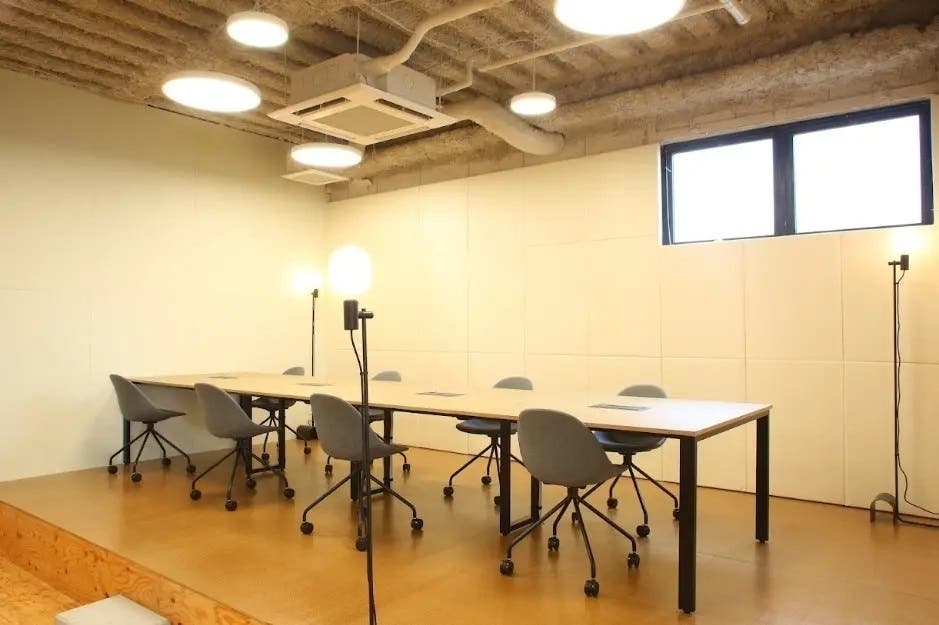 【assemble長岡 コワーキングスペース③】長岡駅徒歩６分！提携有料駐車場有！Wi-Fi完備ほかの写真2