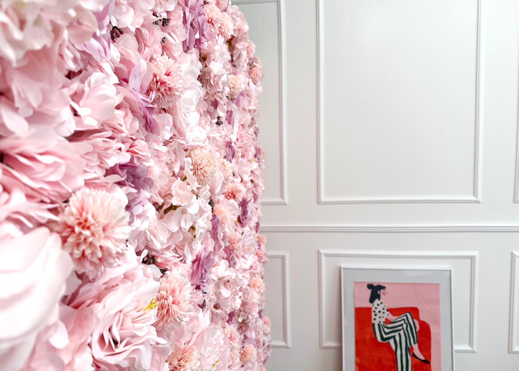 【渋谷・三軒茶屋エリア】駅チカ・自然光たっぷり白壁×バラ背景撮影スタジオ｜ポートレート・ファッション・商品・SNS撮影の写真8