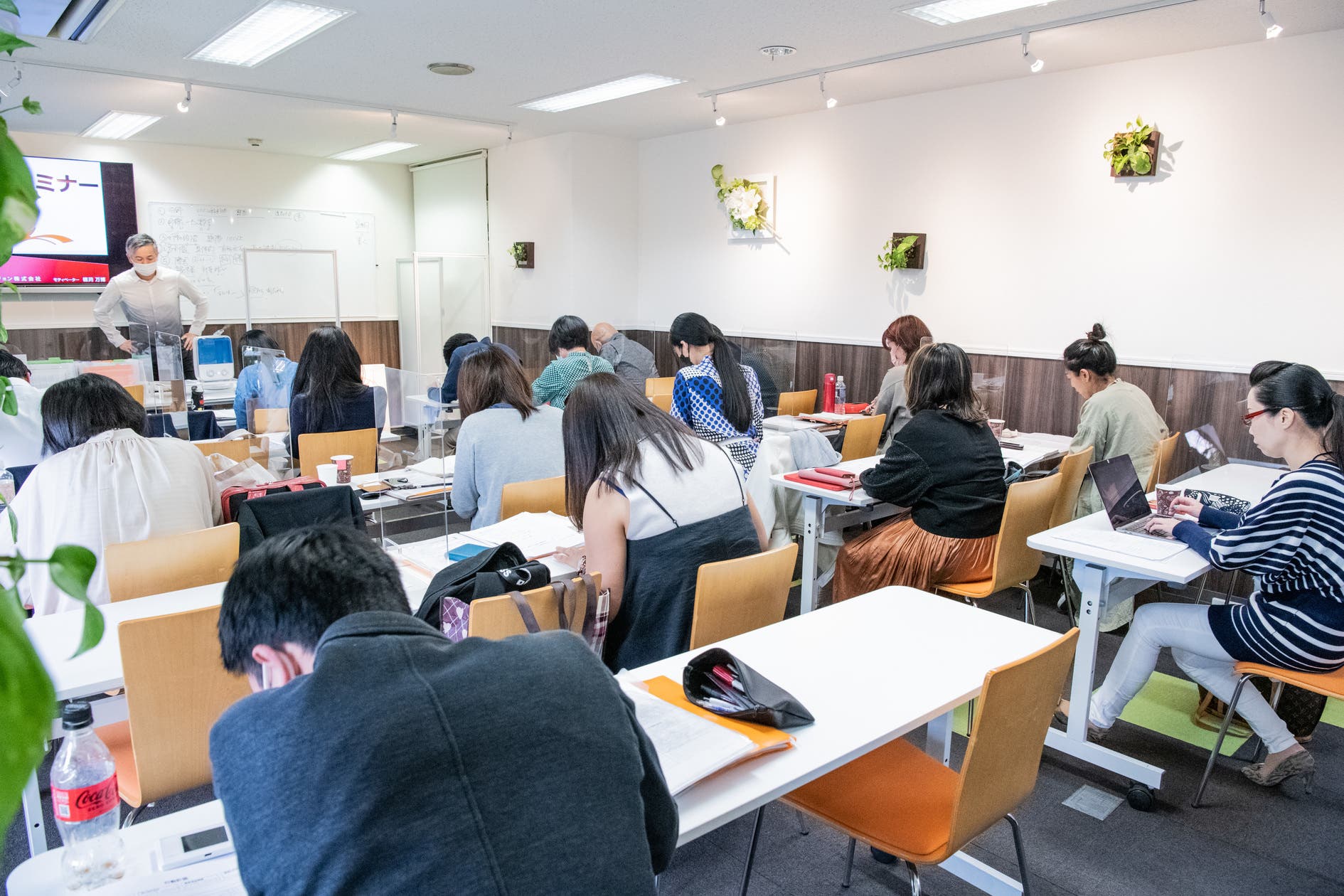 名古屋駅から徒歩8分｜スタッフ常駐で安心【Mルーム】会議やセミナーなどにおすすめの写真1